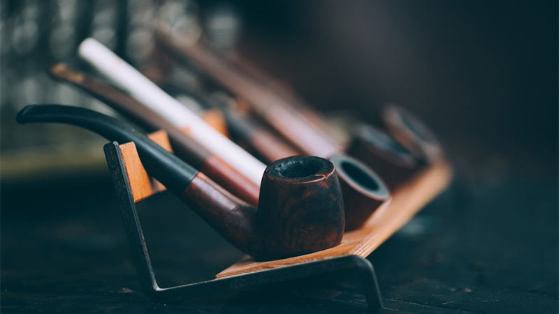 Cum se fumeaza pipa? Sfaturi si produse recomandate pentru incepatori