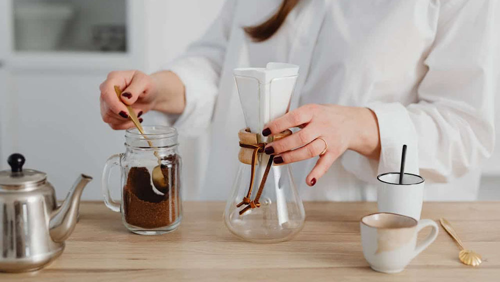 Cafea boabe sau măcinată – Ghidul complet pentru o alegere inspirată